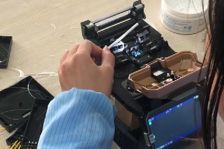 Fusion Splicing vs. Mechanical Splicing - Fibconet Communicate